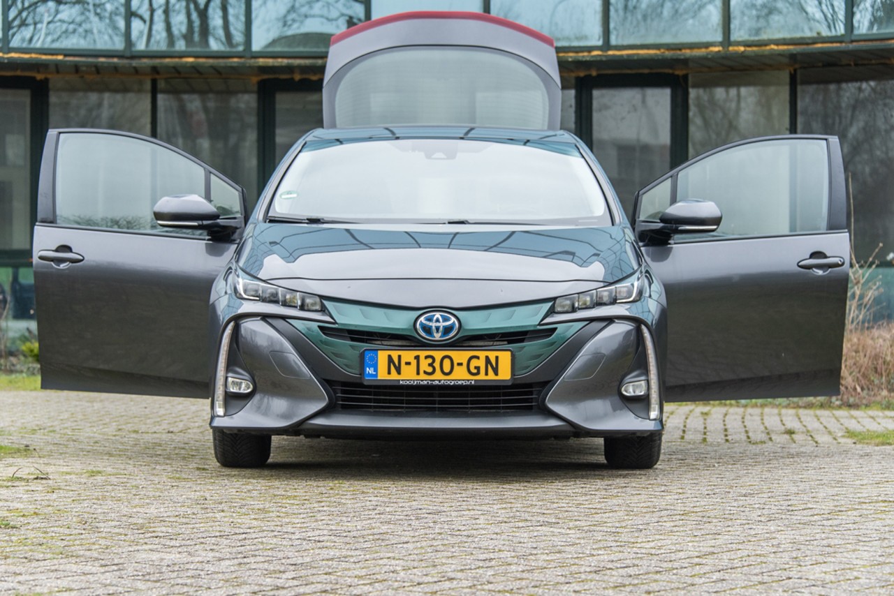 Blikvanger van de maand: Prius Plug-in Hybrid | Toyota.nl